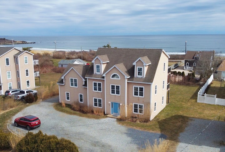 Multi-deck Views Of Scarborough Walk To The Beach - Rhode Island