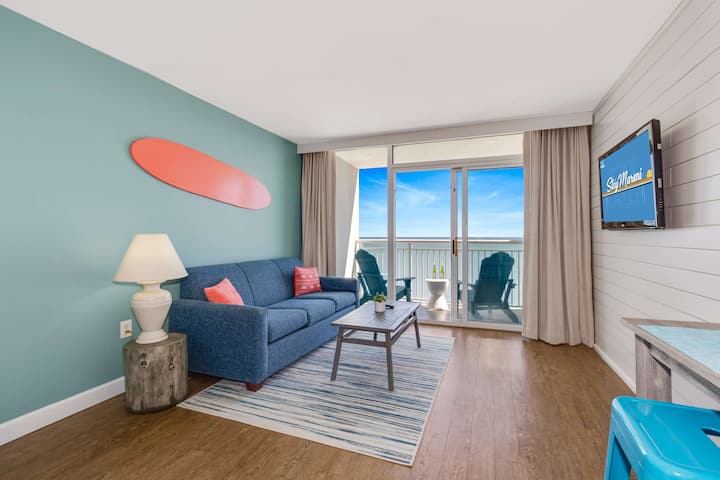 Ocean Breeze By Staymareni - King Suite - Myrtle Beach, SC