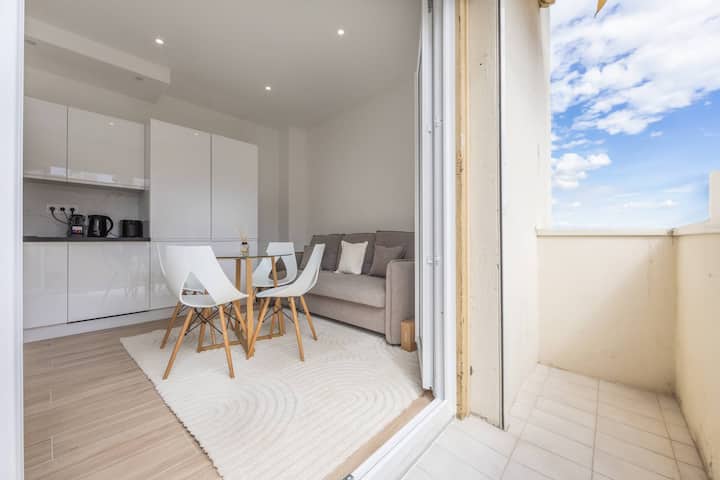 Appartement Climatisé · Carré D'or · Plage à Pied - ニース