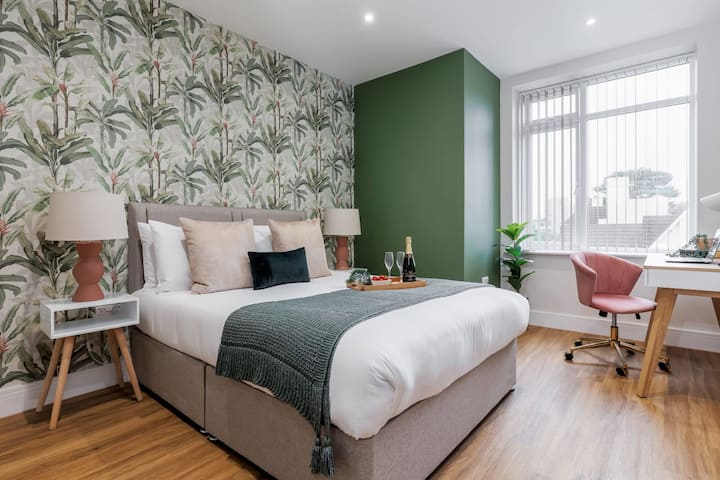 Beautiful, Bright 1-bed Apt W/ Free Parking & Wifi - Bournemouth