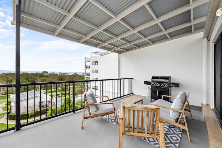 Beachside 3-bed With Bbq, Pool, Gym & Tennis Court - Sunshine Coast Queensland, Australia
