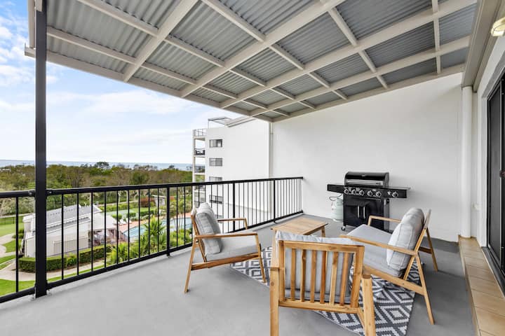 Beachside 3-bed With Bbq, Pool, Gym & Tennis Court - Sunshine Coast
