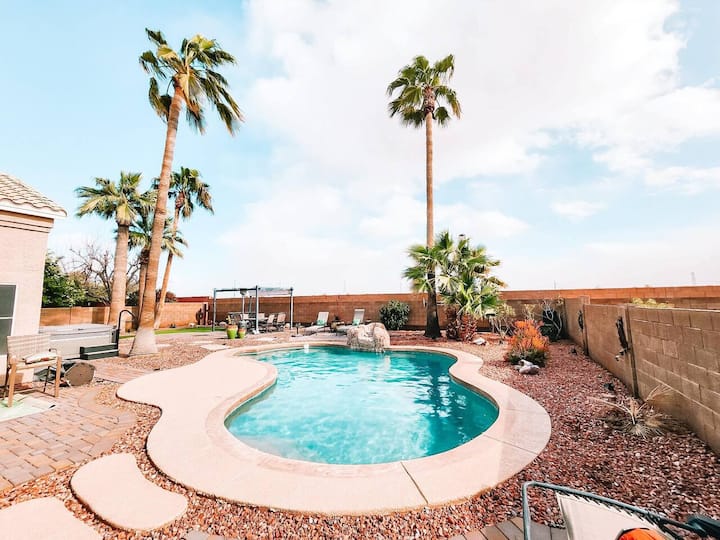 Luxury Pool Home! Amazing Back Yard Oasis - Avondale, AZ