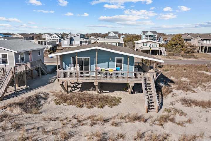 Oceanfront Home Near Pier W/fishing Station - Oak Island, NC