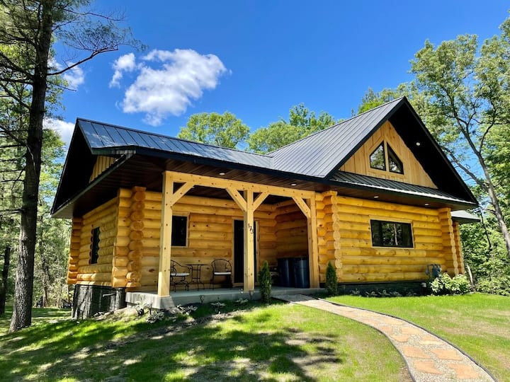 Lake Shore Lodge @ Spring Brook Resort - Wisconsin Dells, WI