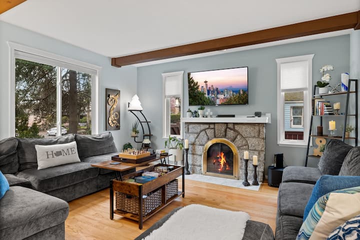 Quiet-hottub-0.5 Mi 2 Airport-food, Shopping, Fun! - Des Moines, WA