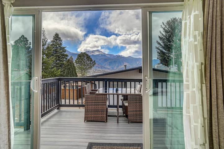 Peakview Lil Lux! Hot Tub & Mountain Views - Manitou Springs, CO