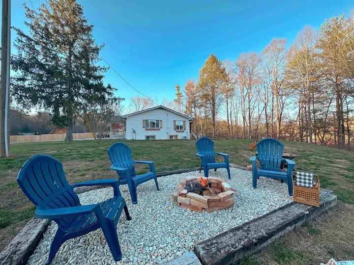 3 Homes In 1 • Epic Views • 1 Min To Downtown - Bryson City, NC