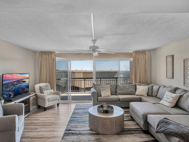 1br 1ba On The Beach With A Pool Sleeps 6 - Ocean City, MD