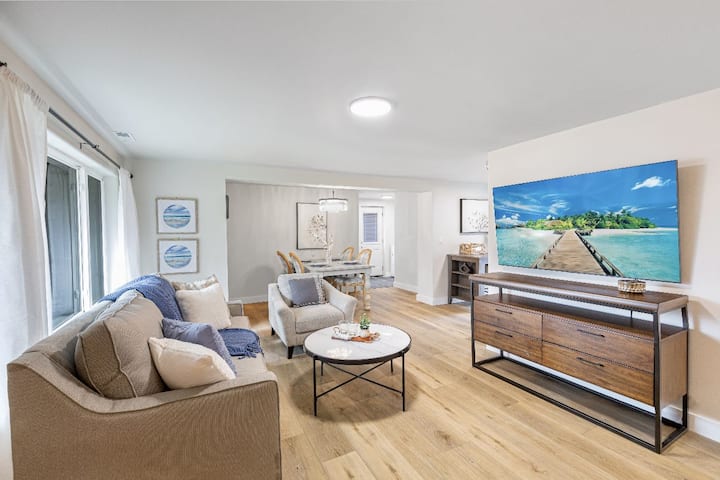 Dog Friendly Cozy Remodeled Shoreline Rambler - Edmonds, WA