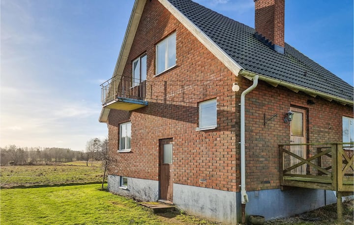 3 Bedroom Lovely Home In Bullaren - Tanum