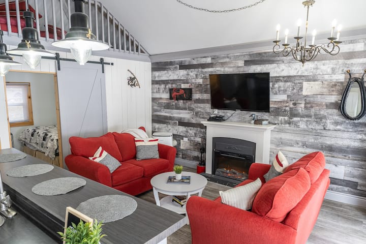 Relaxing Farmhouse Escape - Kawartha Lakes
