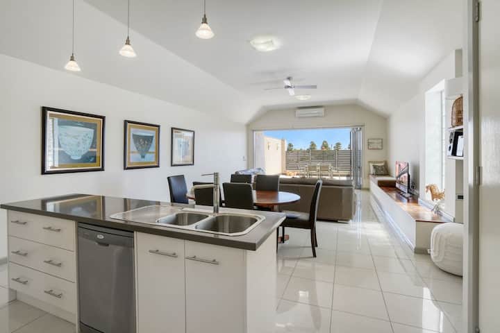 32a Sackville St - Port Fairy