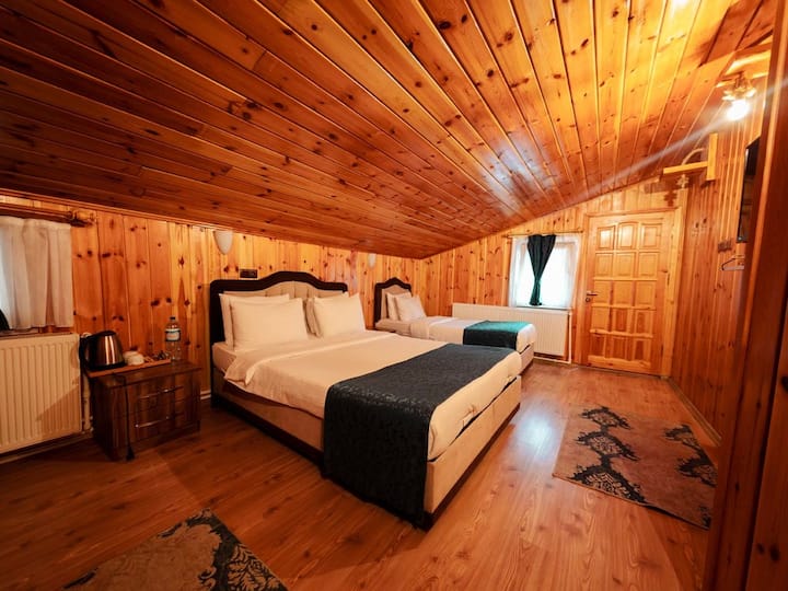 Abant Yayla Butik Otel - Dag Evi - Abant Gölü