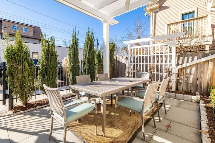 Cottage At Yale - New Haven, CT