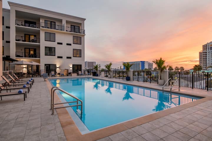 Ready For Adventure! 4 Units Near Sand Key Park! - Dunedin, FL
