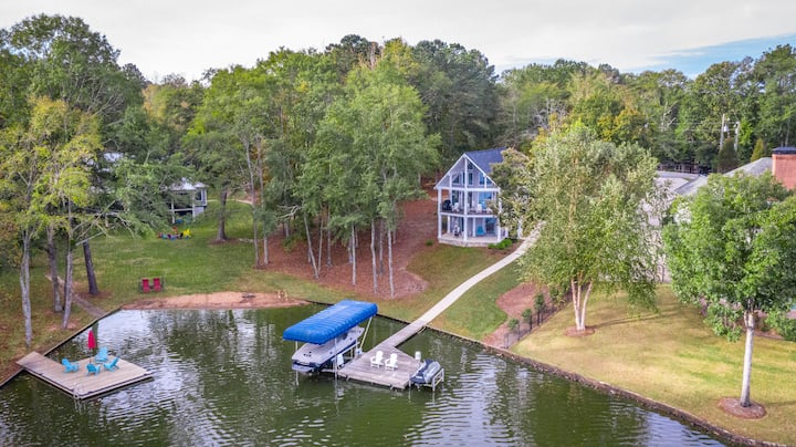 Cozy Cottage | Lake Views| Sleeps 8| Private Patio - Eatonton, GA