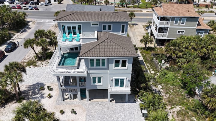 Surf And City: Pool, Elevator & Prime Location - Pensacola Beach, FL