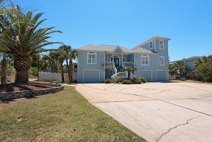 Tranquility: 7br W/ Pool | Pet-friendly | Elevator