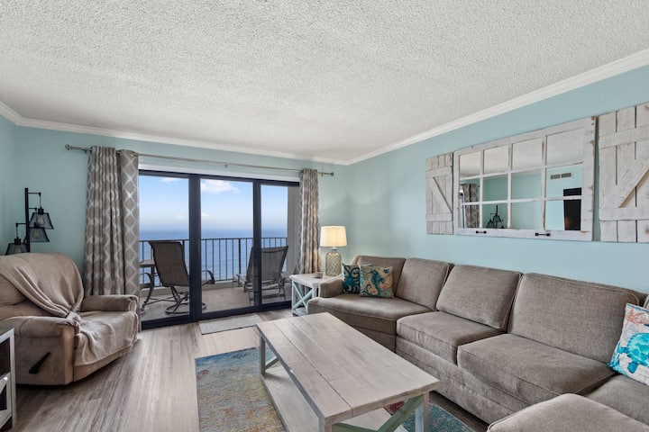 Ocean Front Pools Tiki Bar Self-check-in Parking - Ocean City, MD