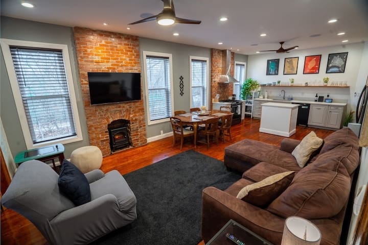 Classy Midtown 3br, King Master - St. Louis, MO