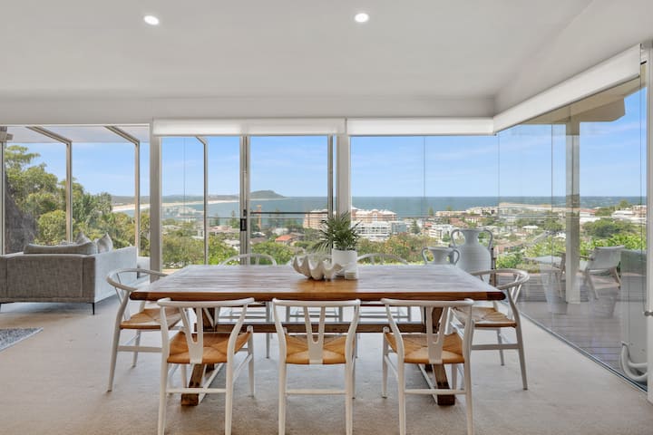 "Blending Style & Luxury" – Ocean Views - Avoca Beach