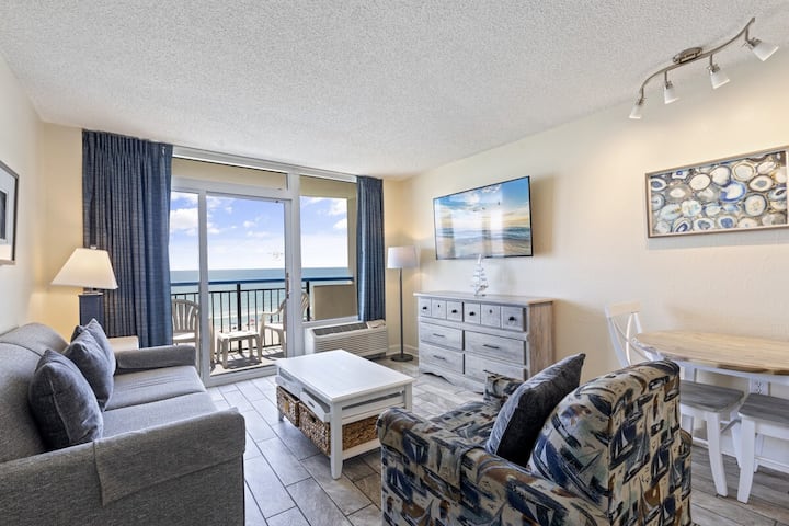 Oceanfront Condo Short Walk To The Beach - Myrtle Beach