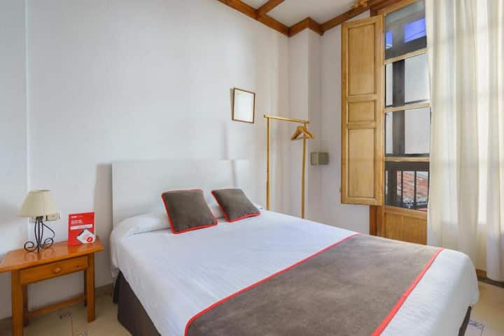 Comfortable Double Room With Balcony - Granada