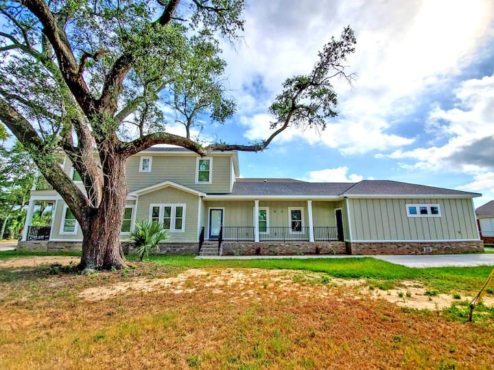 Beautiful 3-bedroom Home In The Heart Of Downtown! - 彭薩科拉