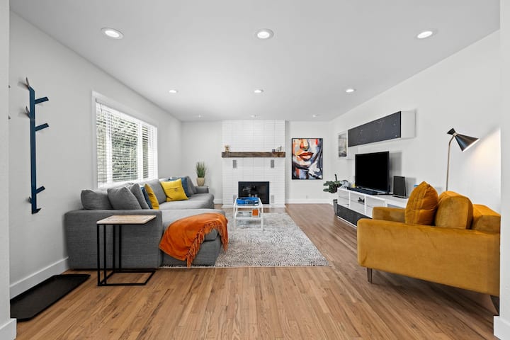 Modern And Updated Home-grill / Patio / Firepit - Littleton, CO