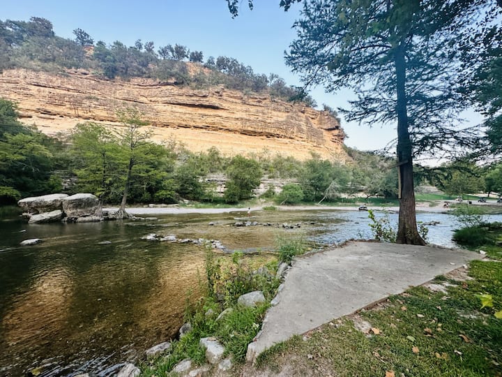 River Cliff Haus, Waterfront On The Horseshoe - Canyon Lake, TX