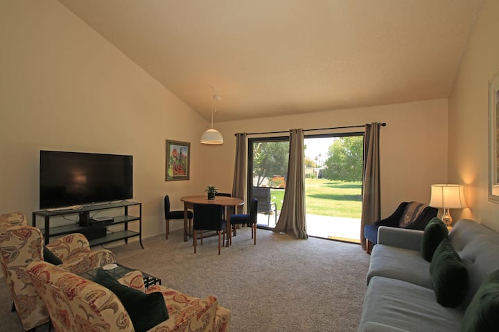 Condo With Views, Bbq|pool, Golf, Tennis Access - Palm Desert, CA