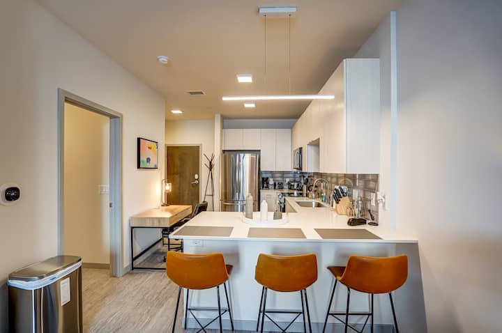 Pool, Parking, Dishwasher,  Ac And Pet Wash Statio - Madison