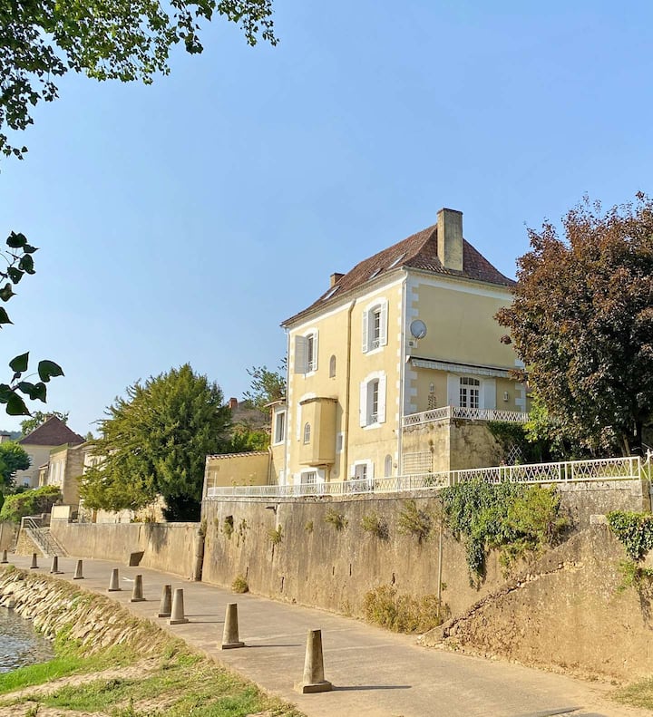 Au Bord De La Vézère - 4 Ou 8 Pers. - Le Bugue