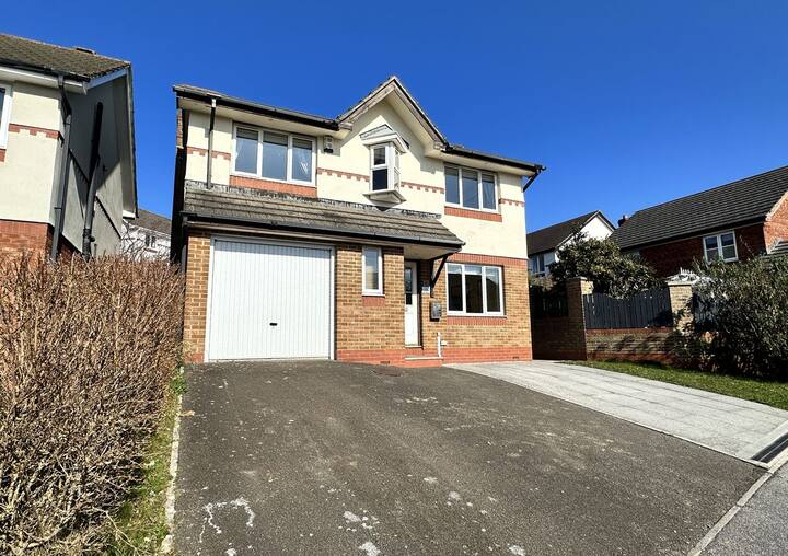 The Sanctuary Pentire Is A 4 Bed Coastal Home - Perranporth