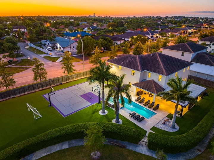 Pickleball/gameroom/soccer Field/pool - The Bahamas