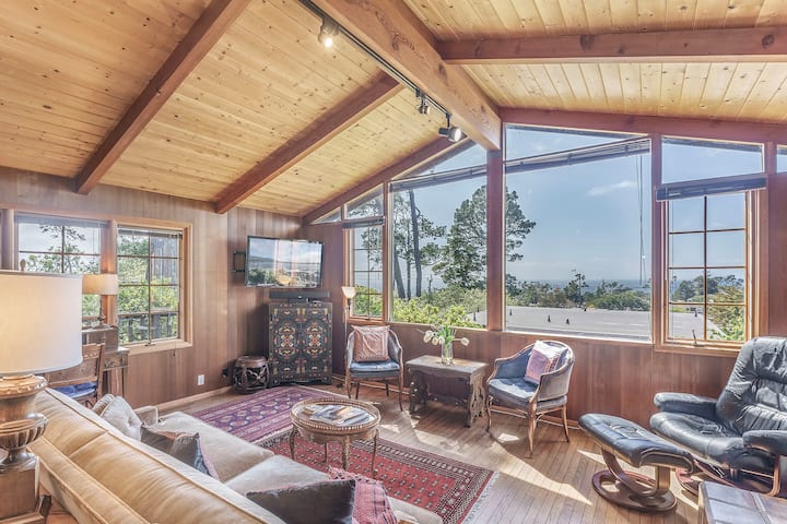 3879 Lucy's Treehouse ~Unique Vintage Redwood Home - Carmel-by-the-Sea, CA