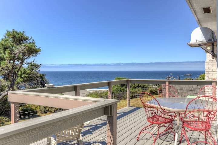 Lucky Ewe | Ocean View Retreat! - Gualala, CA