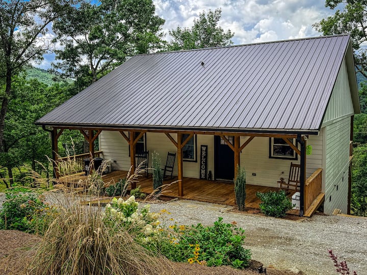 Home On 10+ Private Acres, On-site Trails, Hot Tub - Franklin, NC