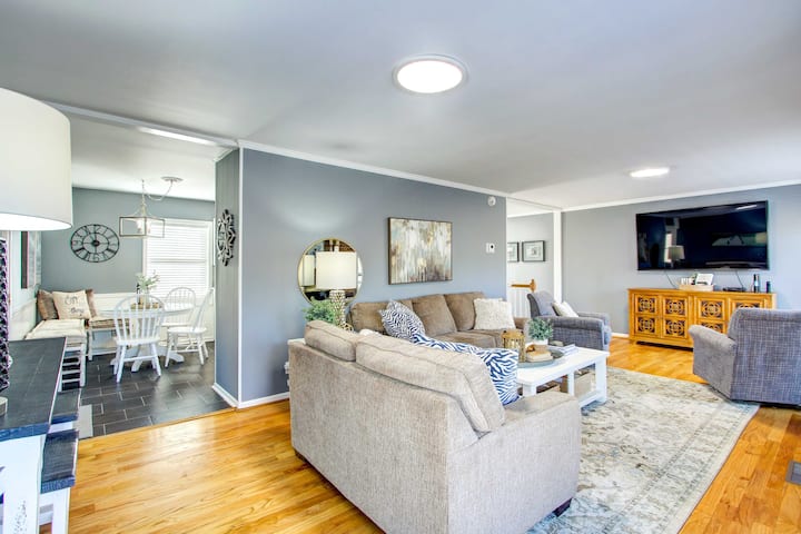 Waterfront Florence Home W/ Private Dock! - Florence, AL