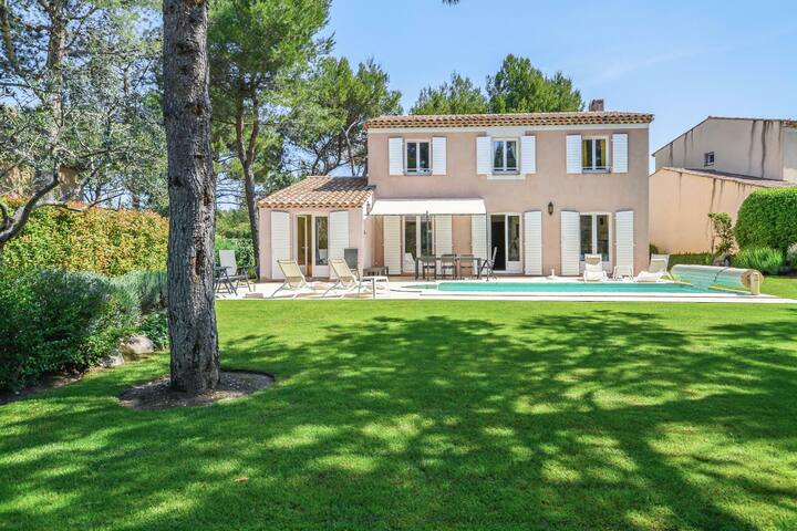 Villa 5 Pièces 8 Personnes Avec Piscine Privée E - Sénas