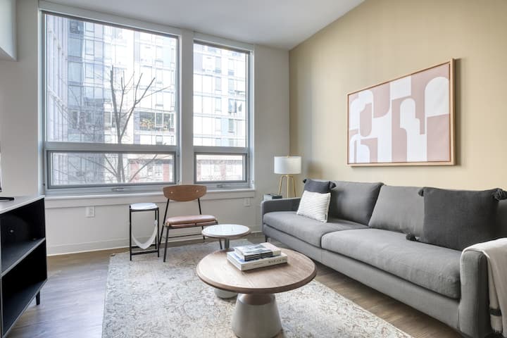 Blueground | E Cambridge, Gym, Nr Lechmere T - Cambridge