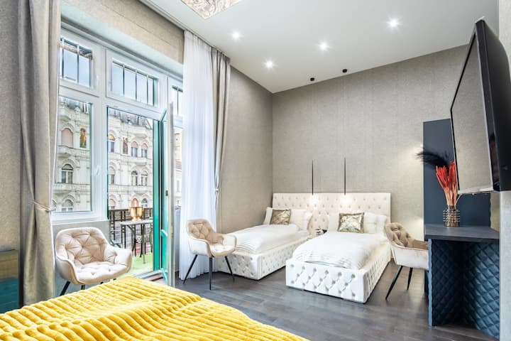 Extra Central - Modern Luxury With Balcony - Budapest