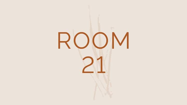 Large Premium Queen Room - Fairfield, CT