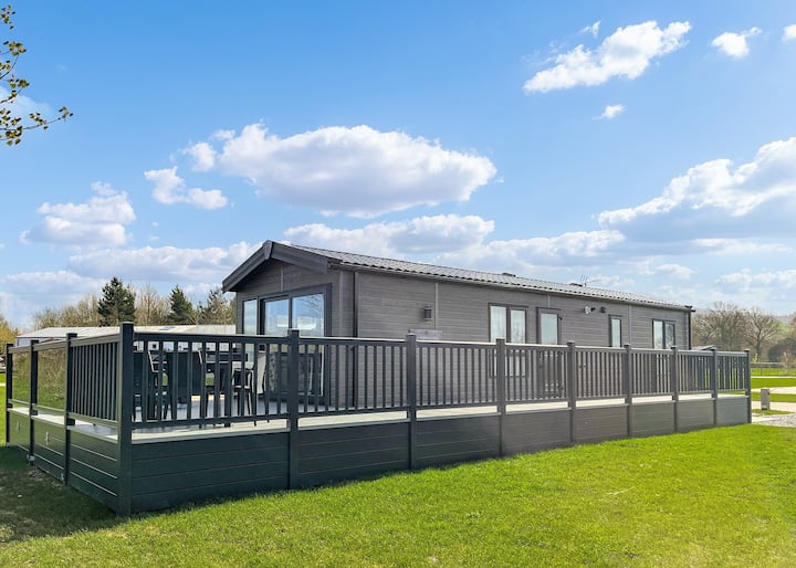 Fawn Lodge Pet - Cotswolds
