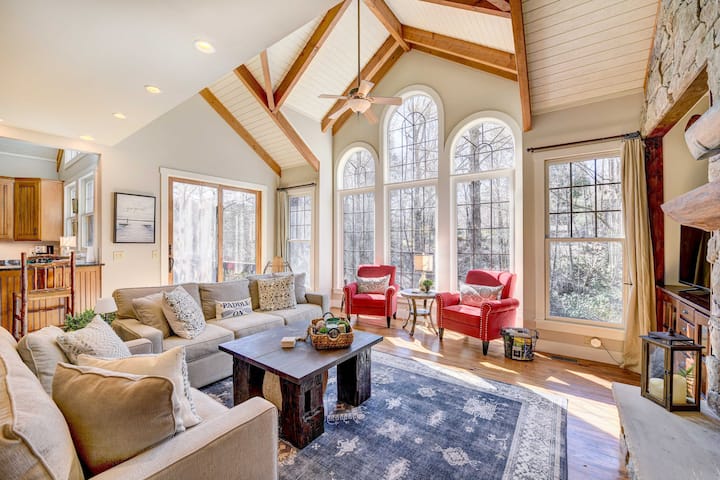 Lake Toxaway Home W/ Lake Access, Grill & Fire Pit - Lake Jocassee