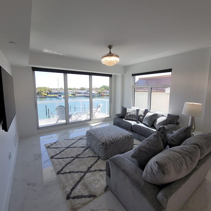 201, Water View-clearwater Bch In 6 Min, Pool/gym - Dunedin, FL