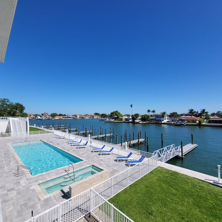 207, Water View-clearwater Bch In 6 Min, Pool/gym - Clearwater, FL