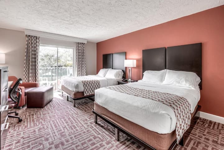 Two Double Beds At Inn Of Naples - Naples, FL