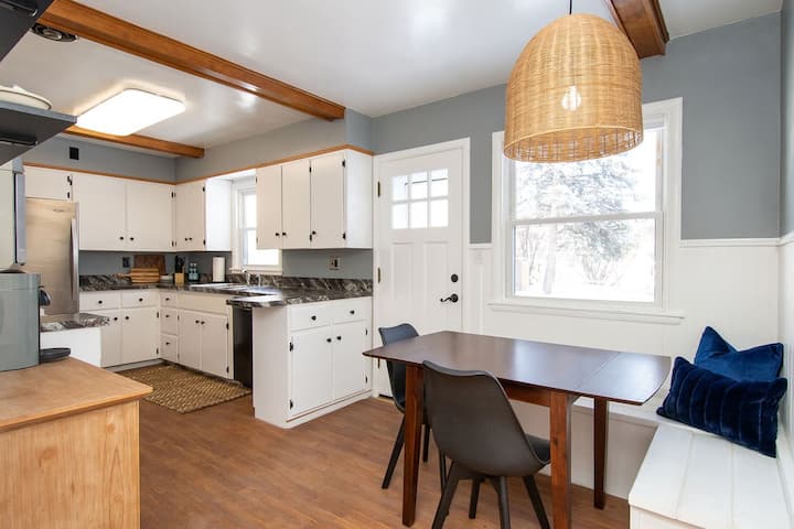Charming Home In The Heart Of North Fargo - Fargo, ND